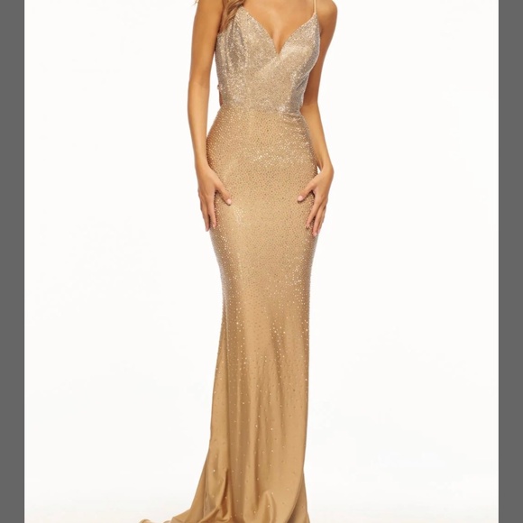 Sherri Hill | Dresses | New Sherri Hill Nude With Silver Studs ...